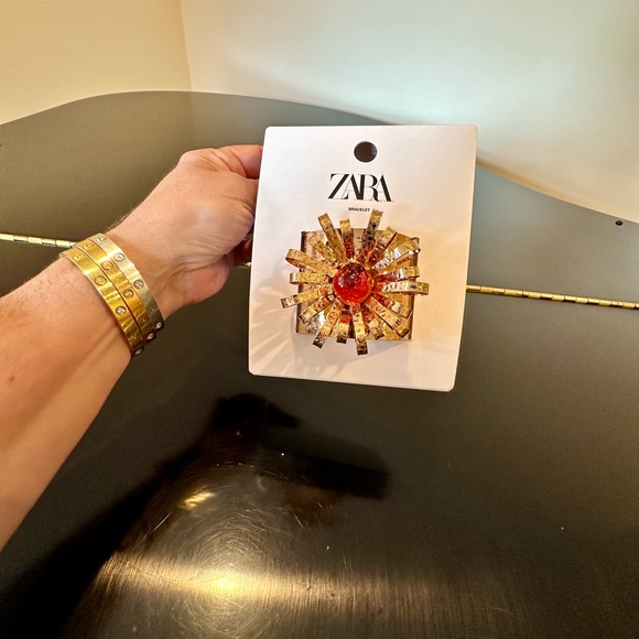 Zara | Jewelry | Nwt Zara Rare Luxury Minimalist Resin Flower Statement ...